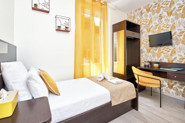 Hotel Du Vieux Port - Fréjus
