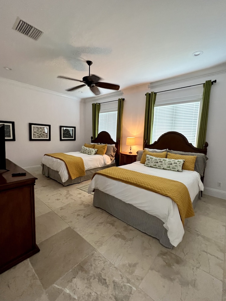 Welcome to the Chicken Ranch! High-end property, 69 foot deepwater dock. - Treasure Cay | Vrbo