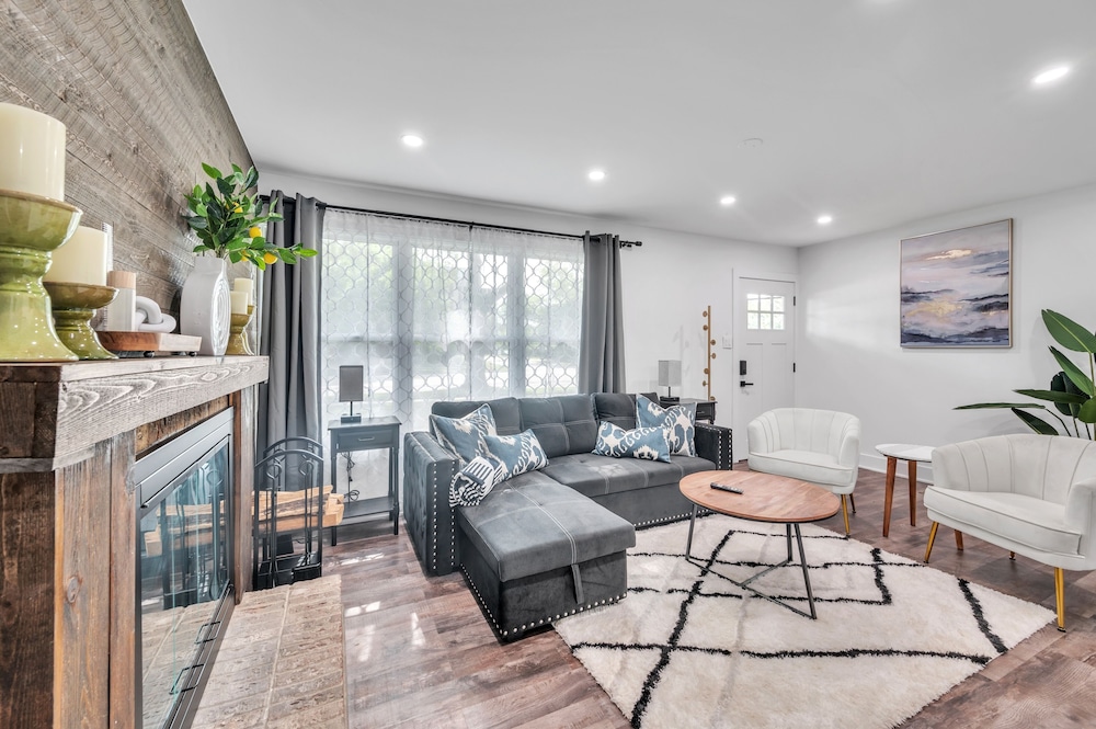 Modern Luxury Amenities Near Woodfield Mall 2 Bedroom Home By Redawning - Arlington Heights, IL