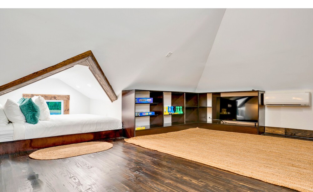 Luxurious Historic 4 level home in St Elmo - Chattanooga | Vrbo