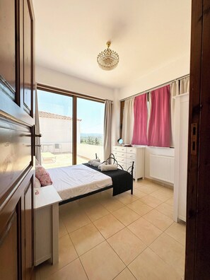 Casa, 3 quartos, varanda, vista para o jardim | 3 quartos 