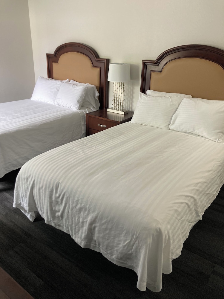 Elker Inn & Suites - Elk County, PA