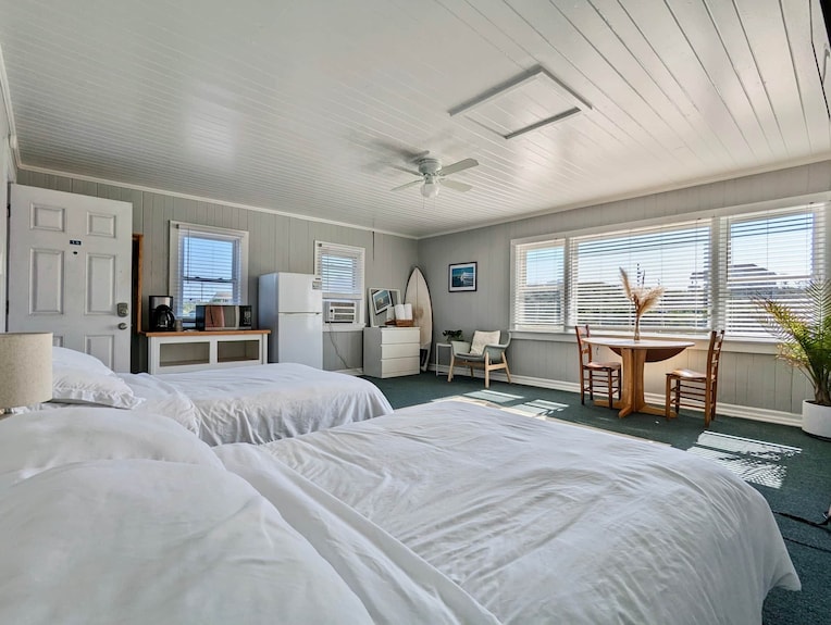 Tower Circle Motel- Large Room 2 Full Beds -Not Pet Friendly - Buxton, NC