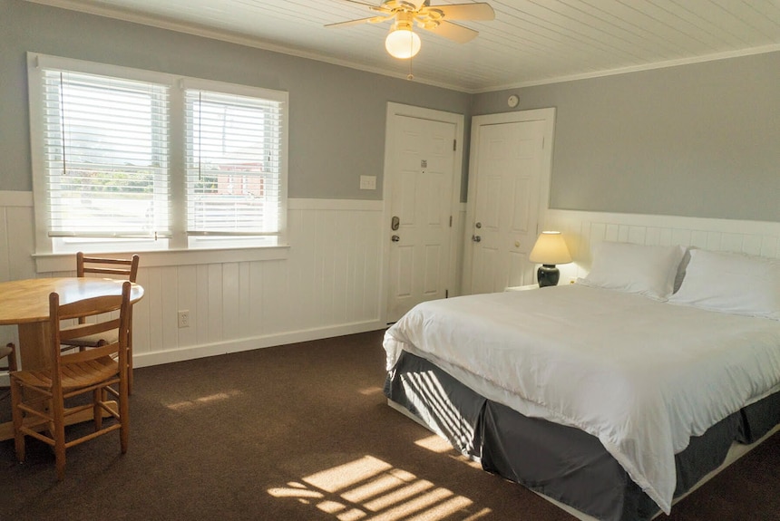 Tower Circle Motel-queen Room+ Kitchenette -Not Pet Friendly - Buxton, NC