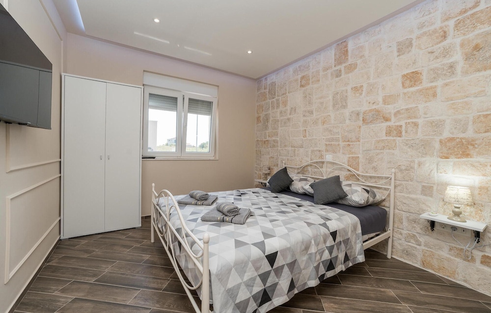 Gorgeous Home In Bibinje With Wifi - 자다르