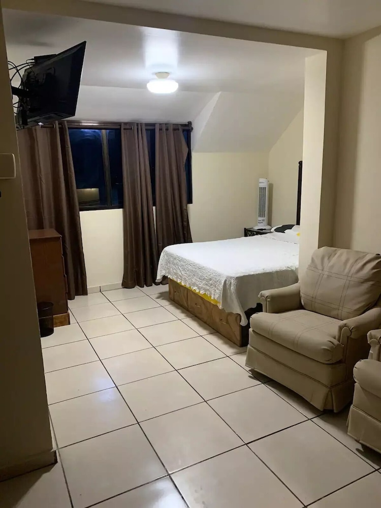 Studio In San Salvador - San Salvador