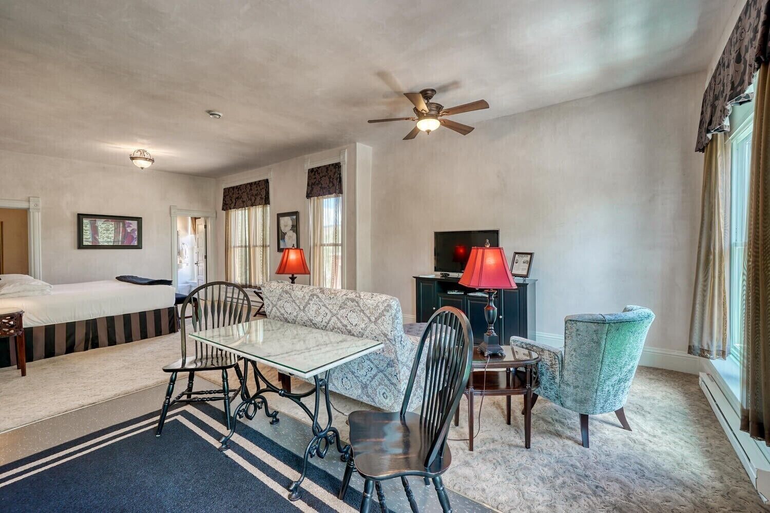 Palace Hotel Condos- Suite 301- Elegant Suite With Historic Style - Salida, CO