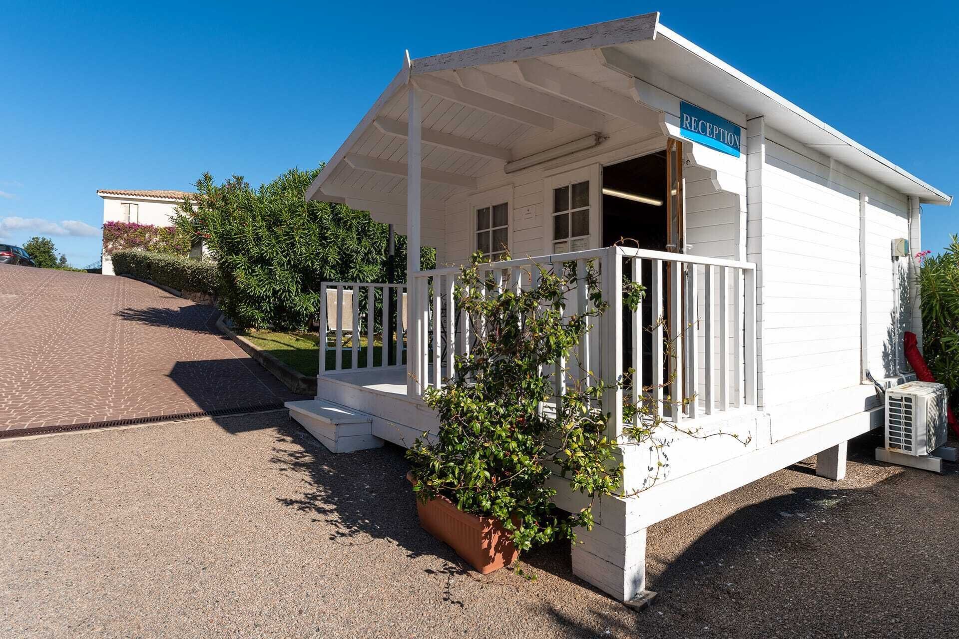 Apartamento, 2 quartos, sacada | Fachada
