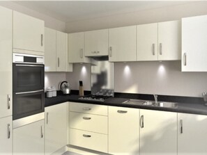 Quarto, 1 quarto, vista para o jardim | Cozinha privada