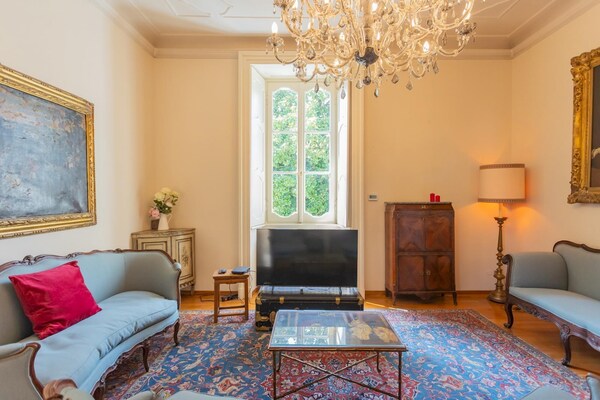 Luxury Apartments In Villa Cardinal Ciceri - Como