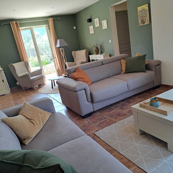 Mooie Gerenoveerde Villa Met Zwembad, Tussen Olijfbomen Met Prachtige Uitzichten - Lourmarin