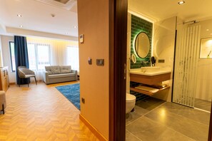 Quarto Quádruplo Familiar | Roupa de alta qualidade, secretária 