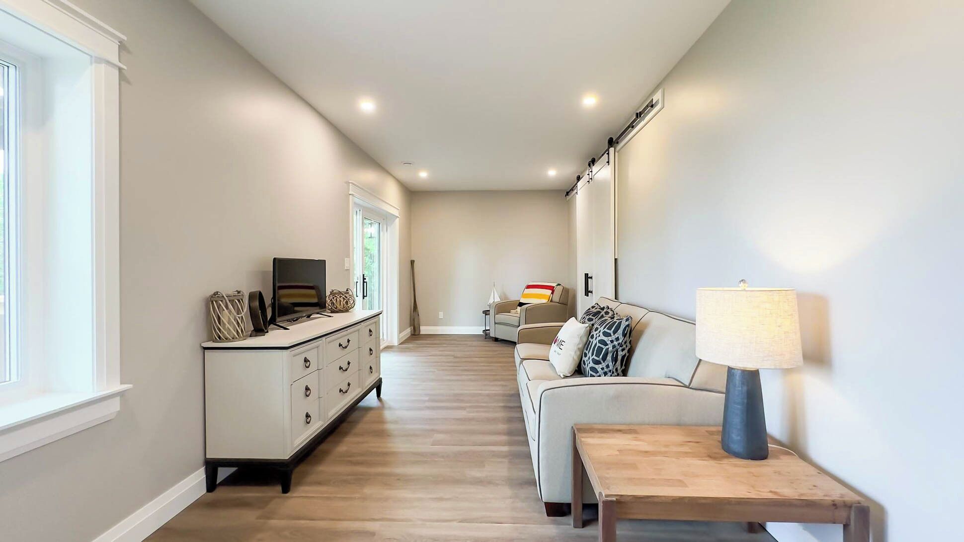 The Lookout New Modern Cottage Private Lake Access - Goderich