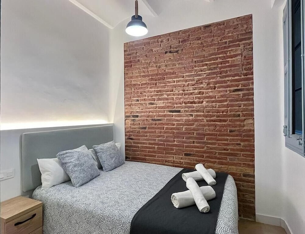 Lv 12 Apartment Near Barcelona Beach - 2 Bedrooms With Double Bed - Barcelona