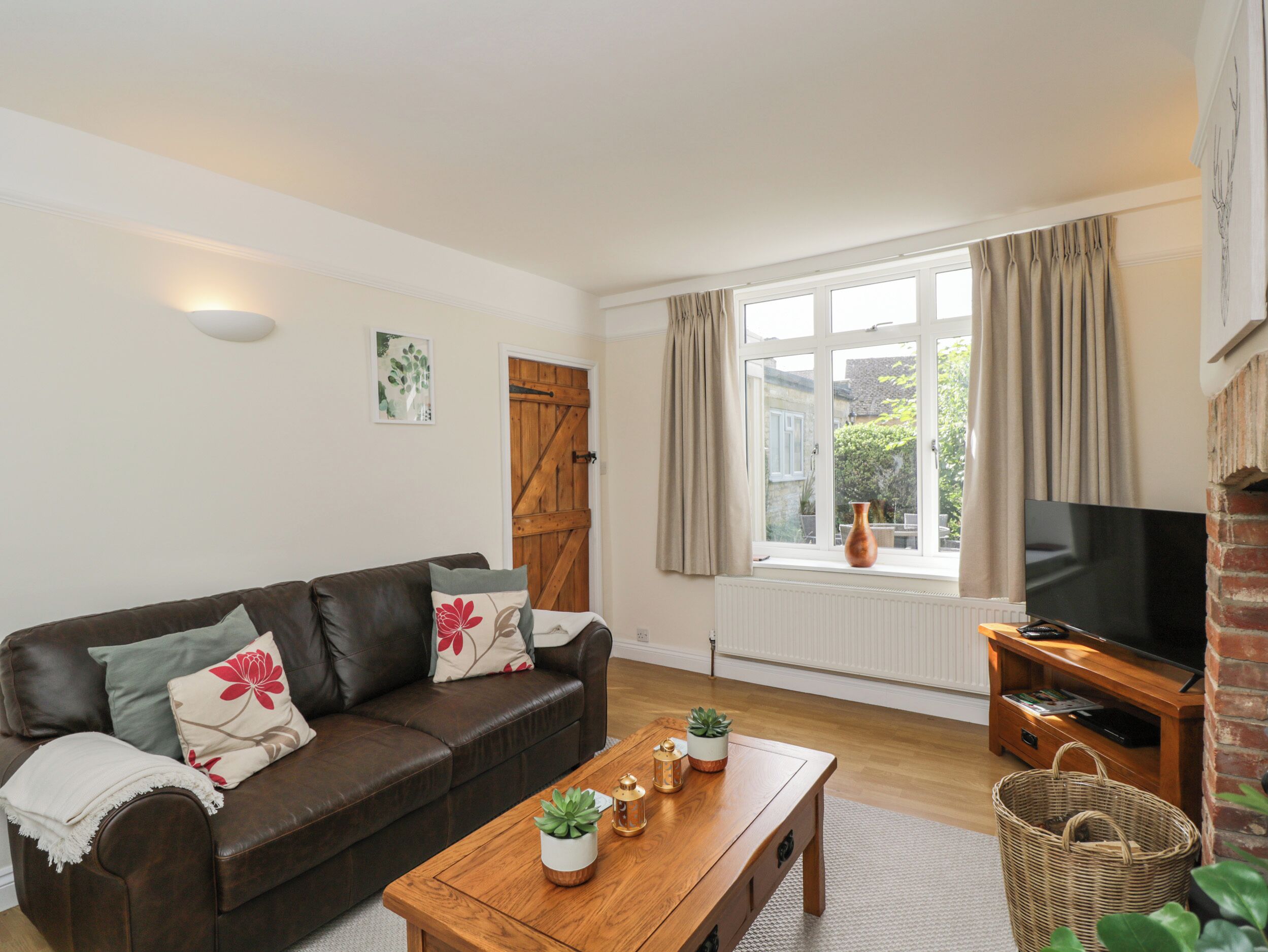2 Church Street, Pet Friendly, With Open Fire In Chipping Norton - Chipping Norton