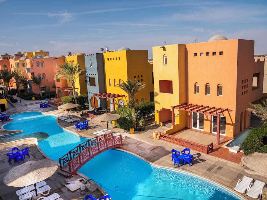 4 piscinas exteriores