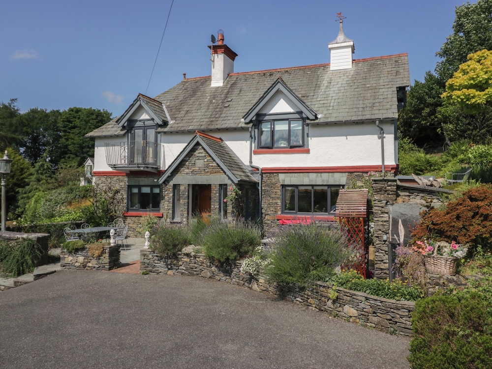 Storrs Lodge - Bowness-on-Windermere