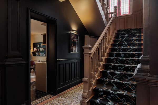 Hôtel Arago - Entrée Autonome, Réception En Ligne - Encore Mieux - Orléans