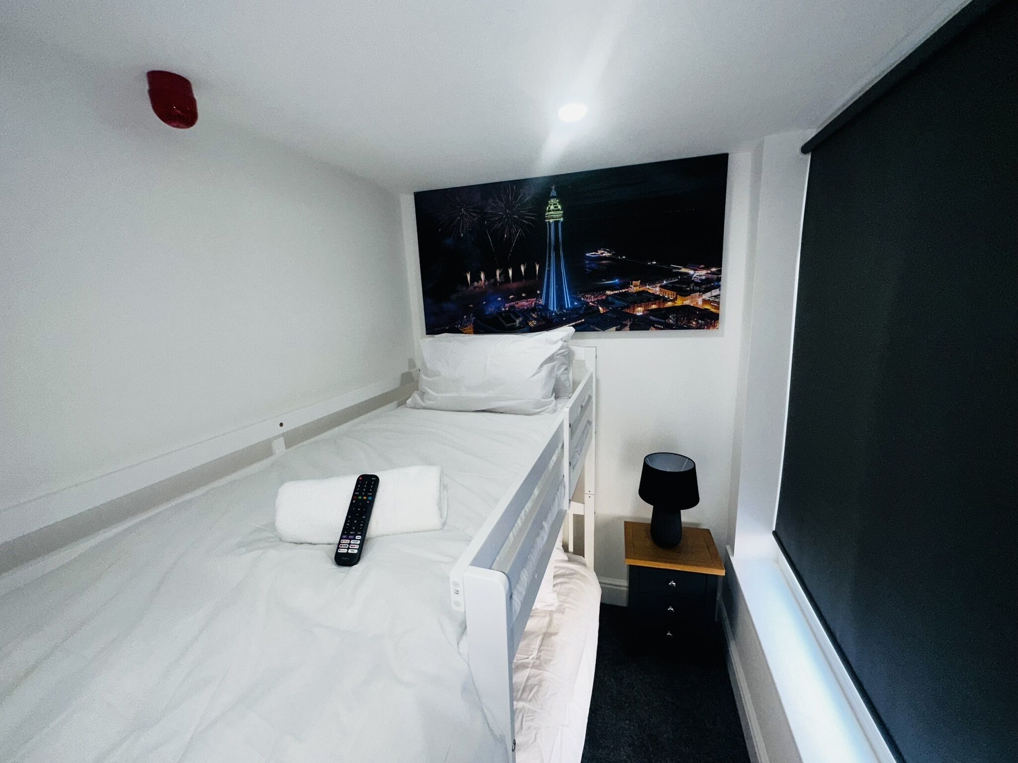 Deluxe Suite With Hot Tub And Spa Bath - Lytham St Annes