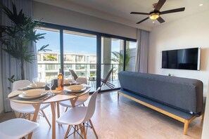 Cofres nos quartos, escrivaninha, Wi-Fi de cortesia