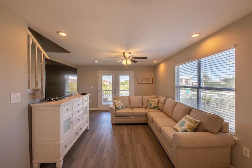 The Sly Foxfamily-friendly Gulf Escape-sleeps 20 - Gulf Shores, AL