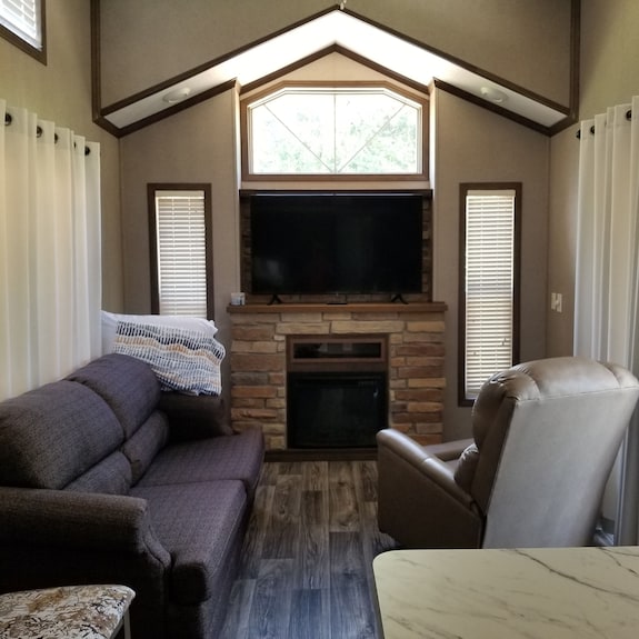 Tiny Park Home, Deck, Grill, Hammock, Trailer Parking, 14 Miles To Ft Benning - Columbus, GA