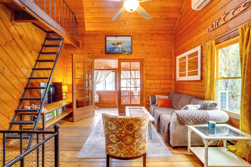 Bisbee Vacation Rental W/ Mountain Views & Sunroom - Bisbee, AZ