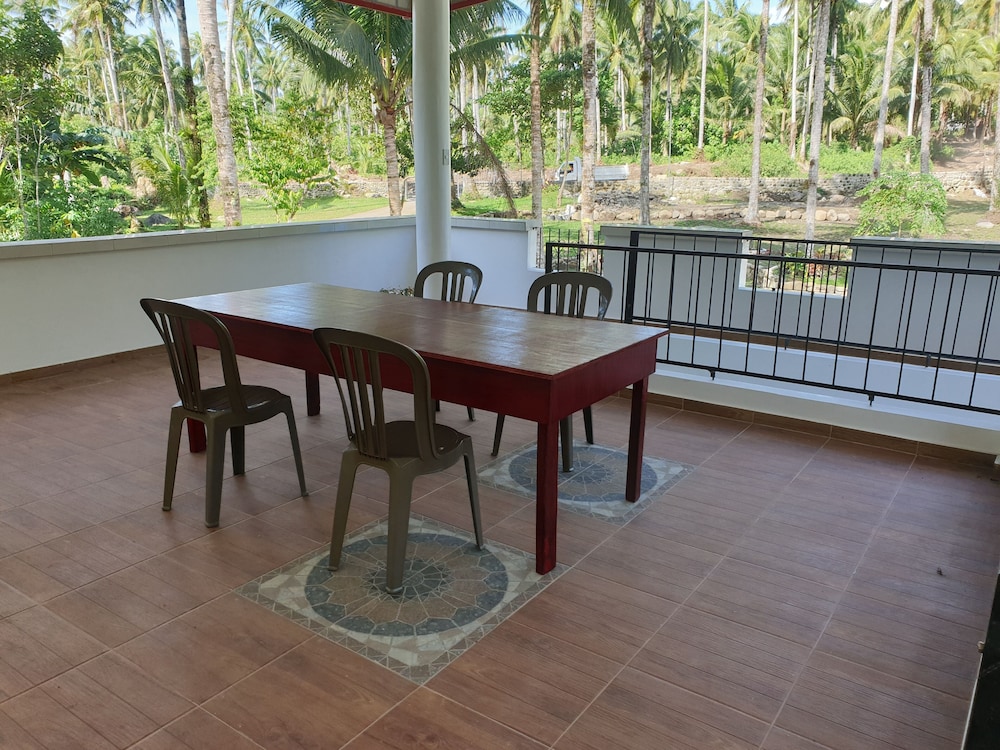 Hotel Pentaqua - Irosin