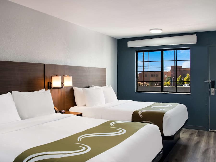 Quarto Standard, 2 camas queen-size, não fumadores | Com mobília individualizada, secretária