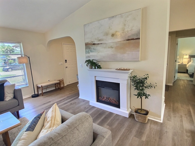 Stunning 2br/2ba Pool Home Near Beaches - Venice, FL