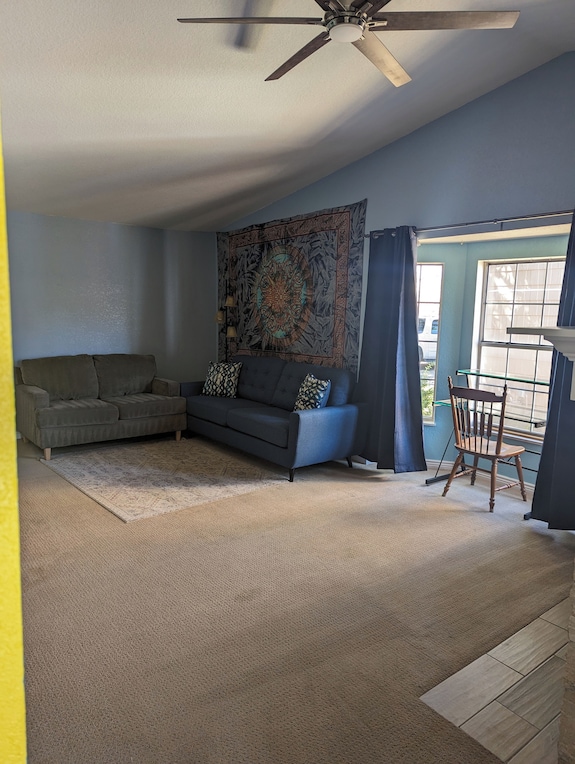 All New Beds, Roku, Private Yard, Pet Friendly - Aurora, CO