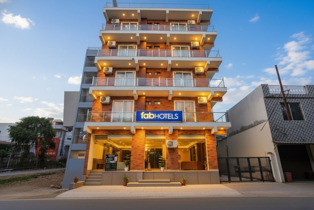 Fabhotel Unique Stay - Faridabad