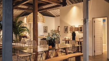 Villa Deluxe, 5 quartos, piscina privativa, vista para a piscina | Sala de jantar