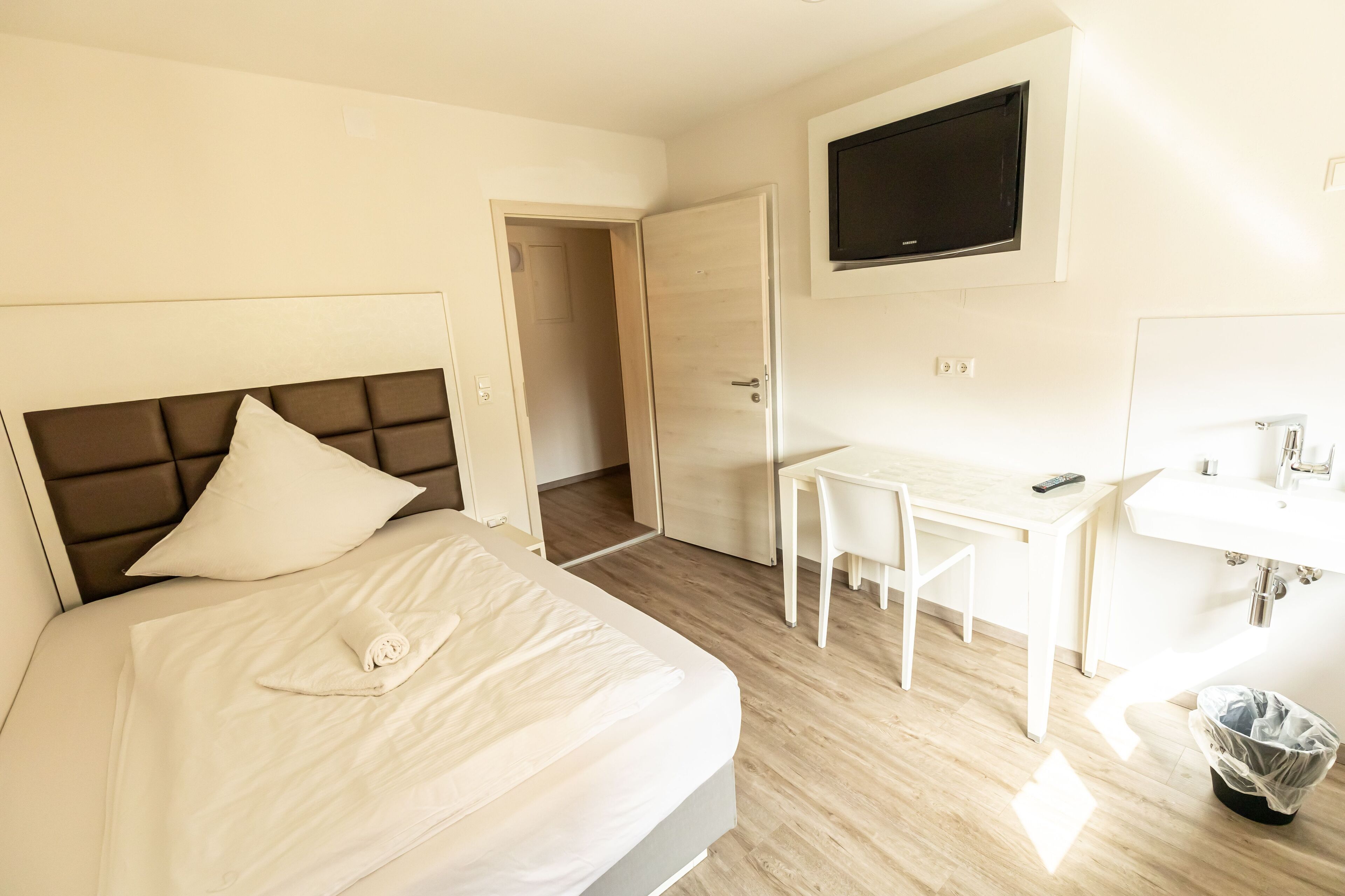 Gemeinschaftunterkunft 1 - Zi. 5 - Ez Mit Großem Bett - Gasthof Schrenker - バイエルン