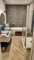 Quarto Duplo de Luxo | Casa de banho