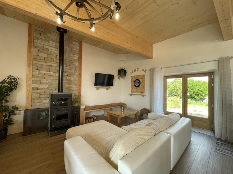 Rustic Cottage With Shared Pool And Pets Allowed, Sleeps 15 - Auvergne