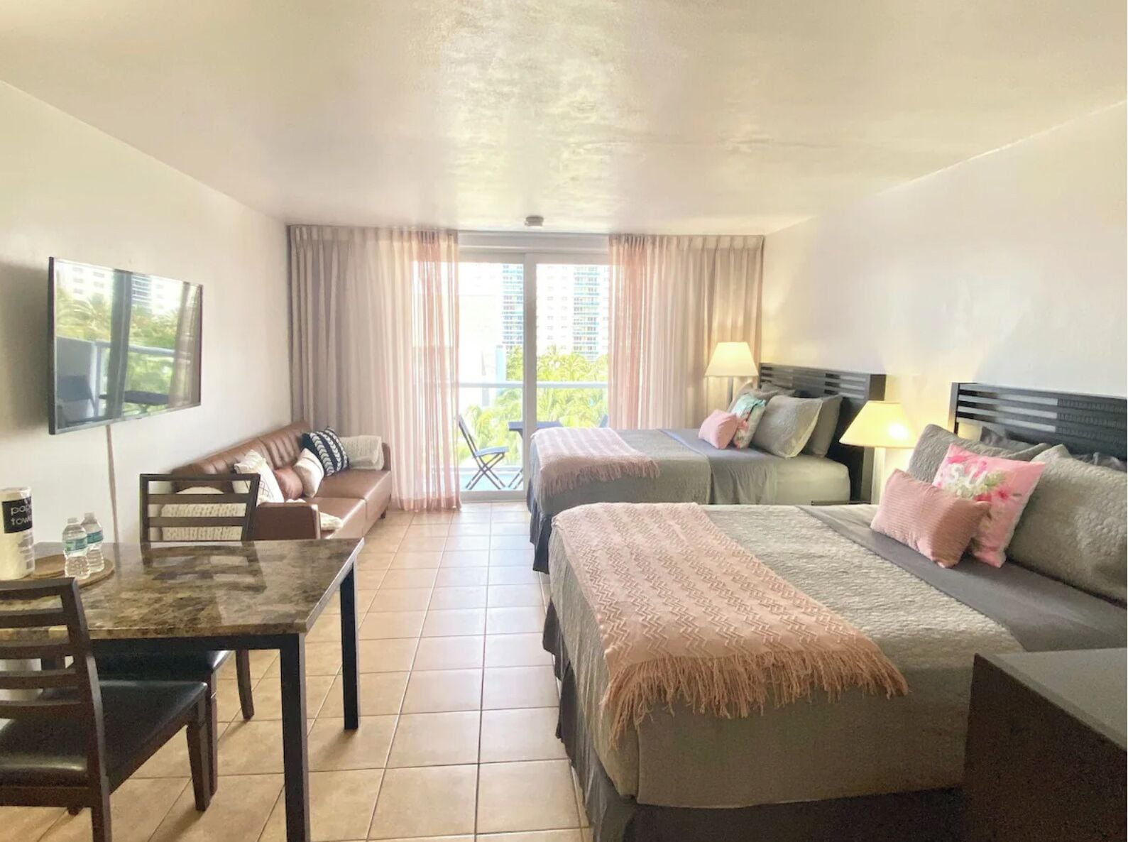 Studio With Beach Access And Panoramic City View! - Sunny Isles Beach, FL