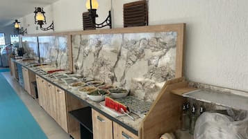Pequeno-almoço tipo buffet diário incluído