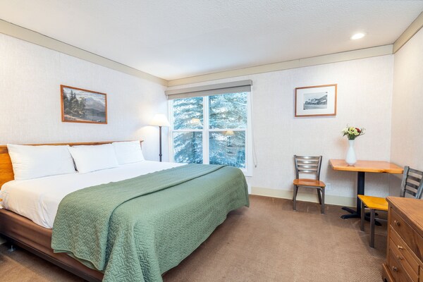 Mountainside Inn 211 1 Bedroom Hotel Room By Alpine Lodging Telluride - Ouray, CO
