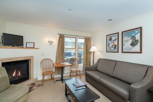 Condo, 1 quarto | Área de estar