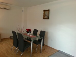 Apartamento, para fumantes | 2 quartos