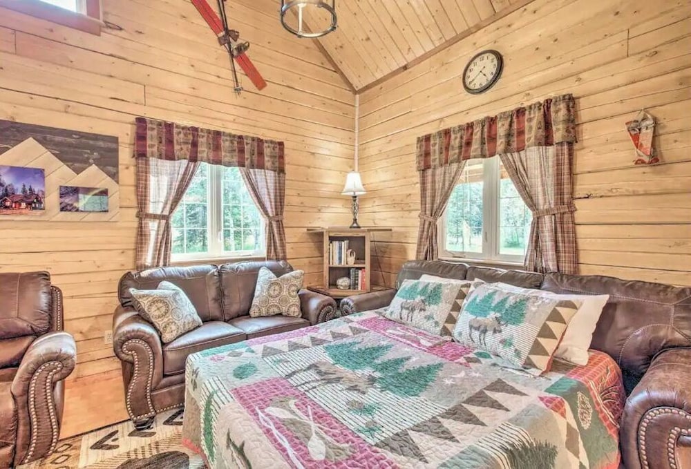 Northern Lights Escape: Authentic Log Cabin With Private Sauna Experience - Alaska