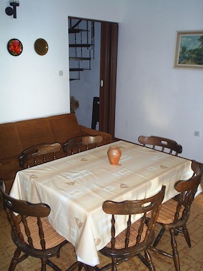 Apartamento, para fumantes | 3 quartos