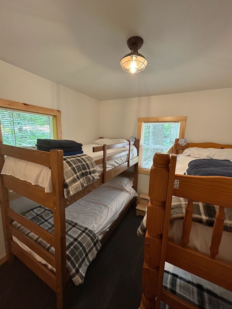 Cozy cabin just steps away from Upper Post Lake. Pet friendly with a ...