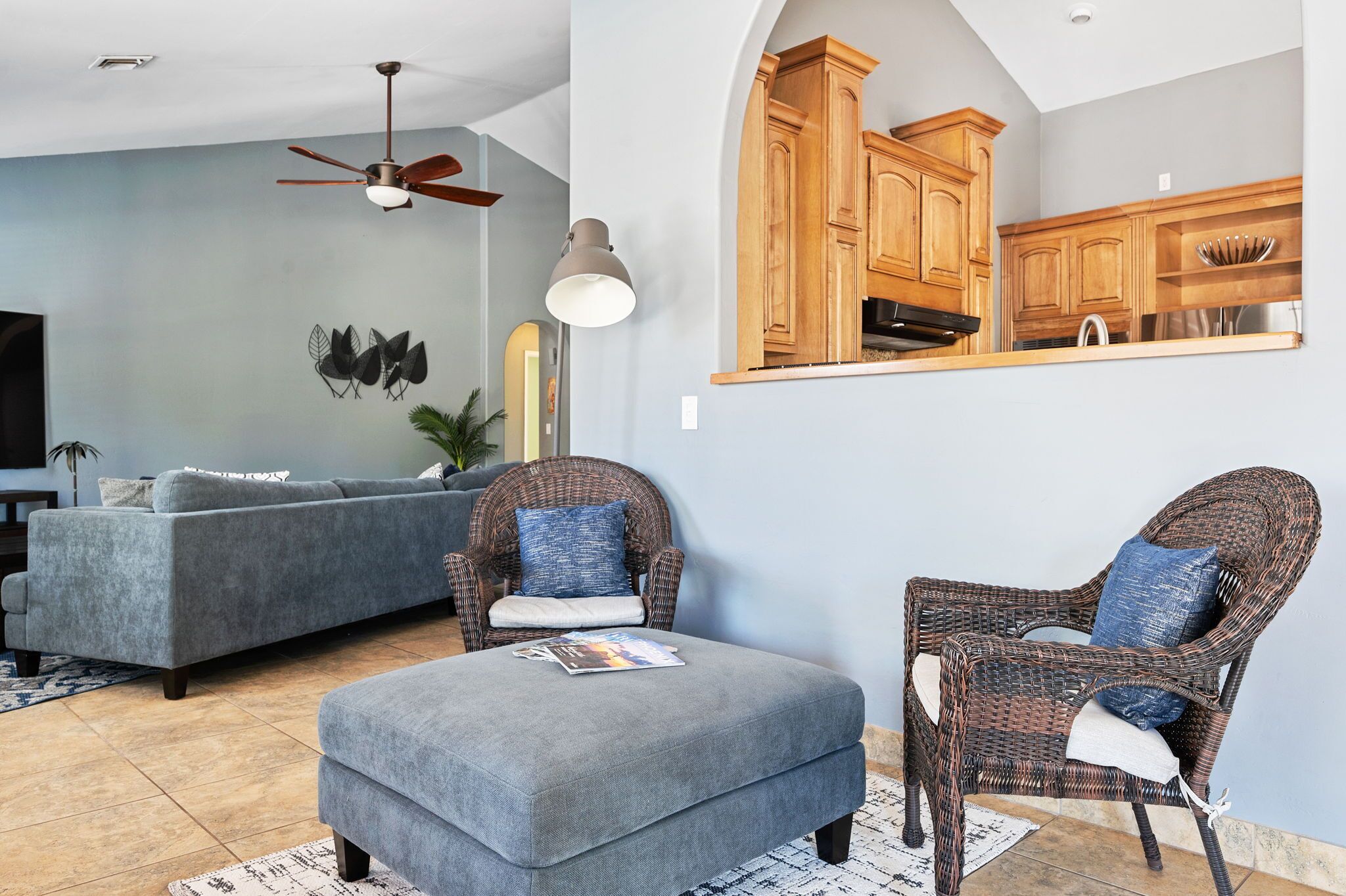 Come Relax In The Pool At The Palm House-prime Location! - Chandler