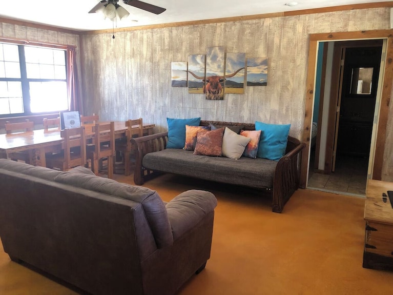 Secluded, Family Friendly, Cabin Located On 140 Acre Wildlife Refuge. - Texas