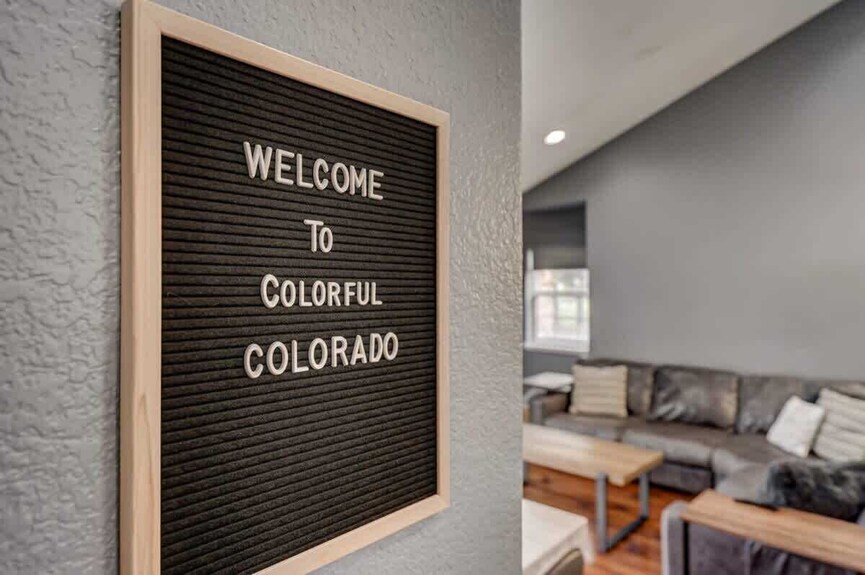 Redwood Haus! Hot Tub & Bbq & Fire Pit! - Colorado Springs, CO