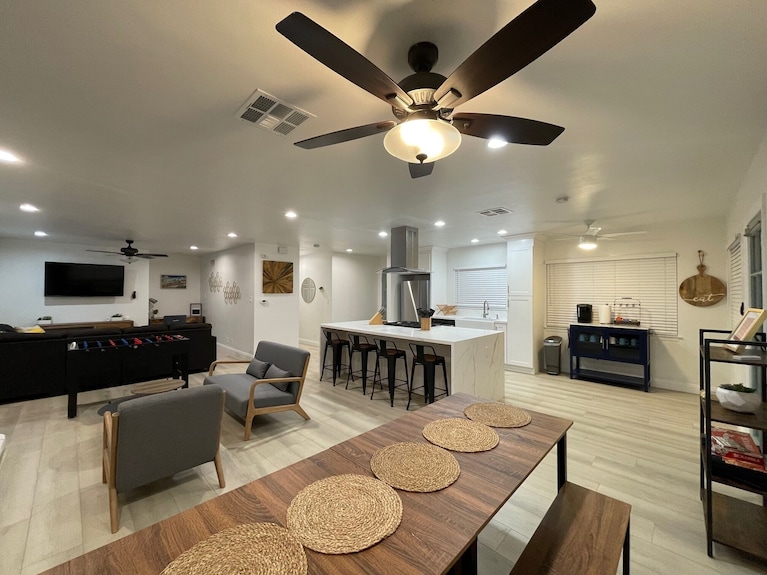 Riverside Cozy Modern Oasis With Pool - Riverside, CA