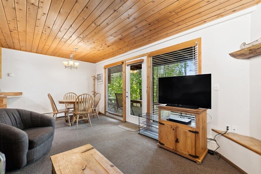 Hillside Condo, 18cd, Steps From Lake - ホワイトフィッシュ, MT