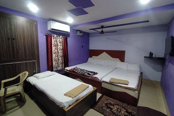 Secretária, secretária adequada para computadores portáteis